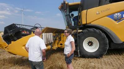 La moisson avec Valentine, agricultrice en Argonne - Journal L'Union