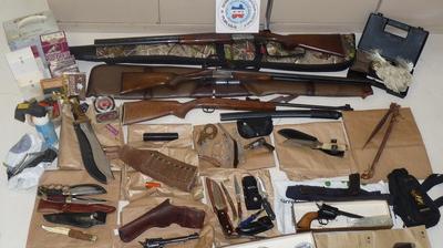 Armé d’un revolver, un Rémois tire sur sa femme assise aux toilettes ...